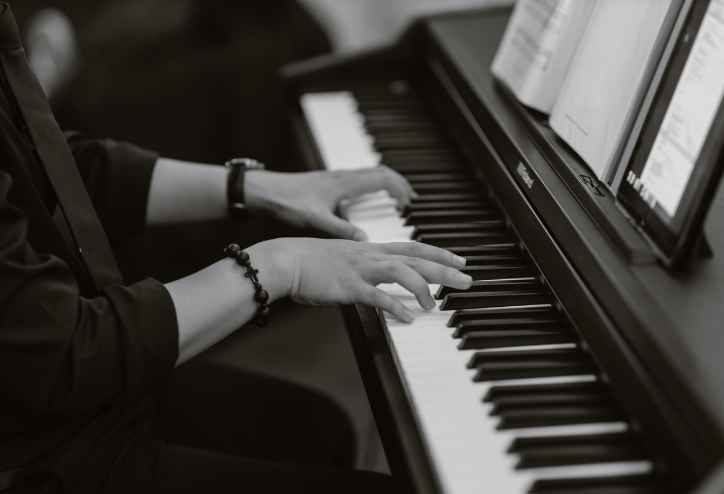 Holiday Cheer on the Piano with Judy | Integracare